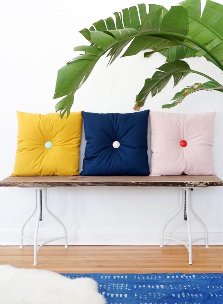 30 Fantastic DIY Pillow Ideas That Can Brighten Any Room