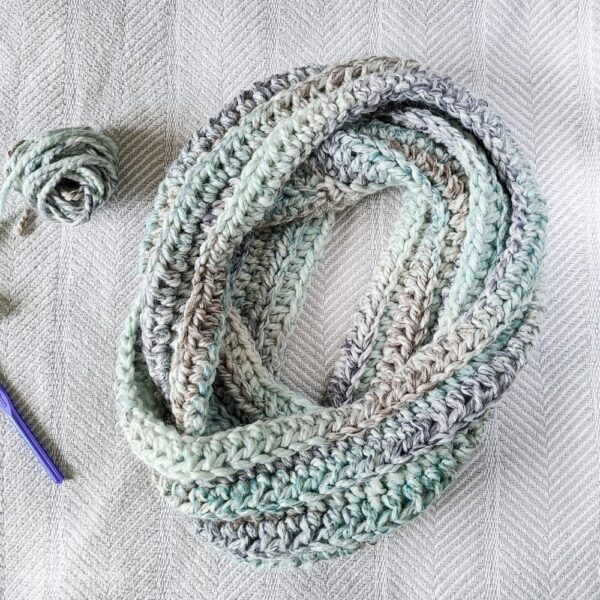 42 Crochet Infinity Scarf Patterns For Winter And Fall - DIYsCraftsy