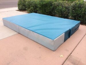 23 DIY Crash Pad Projects - DIYsCraftsy