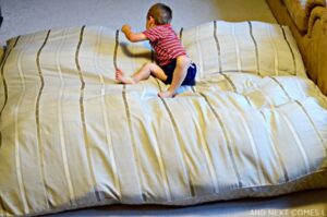 23 DIY Crash Pad Projects - DIYsCraftsy