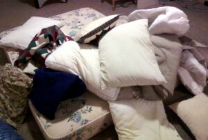23 DIY Crash Pad Projects - DIYsCraftsy