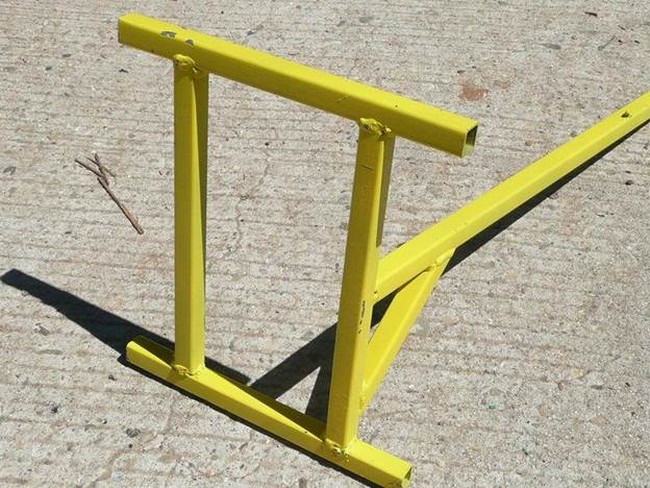 18 DIY Motorcycle Stand Projects For Everyone - DIYsCraftsy