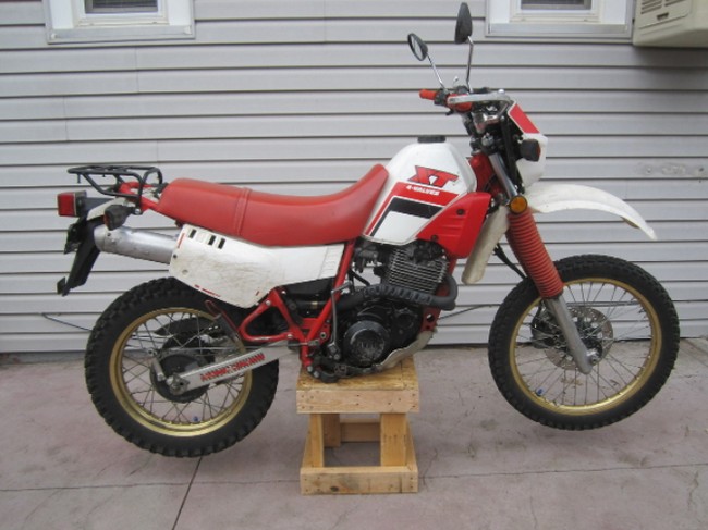 18 DIY Motorcycle Stand Projects For Everyone - DIYsCraftsy