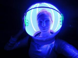25 DIY Space Helmet Projects You Can Make For Fun - DIYsCraftsy