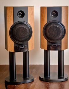 20 DIY Speaker Stand Projects - DIYsCraftsy