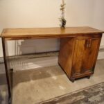 20 DIY Reception Desk Plans - DIYsCraftsy
