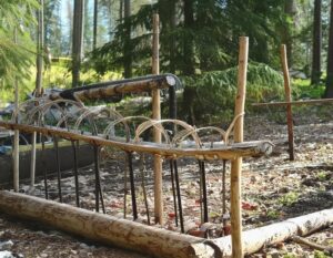 10 DIY Tree Branch Fence Plans - DIYsCraftsy