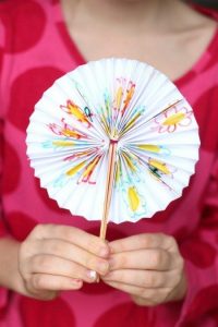 20 Easy DIY Fan Ideas For Summer - DIYsCraftsy