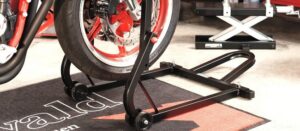 18 DIY Motorcycle Stand Projects For Everyone - DIYsCraftsy