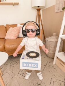 9 DIY Box Costume Ideas For Halloween - DIYsCraftsy