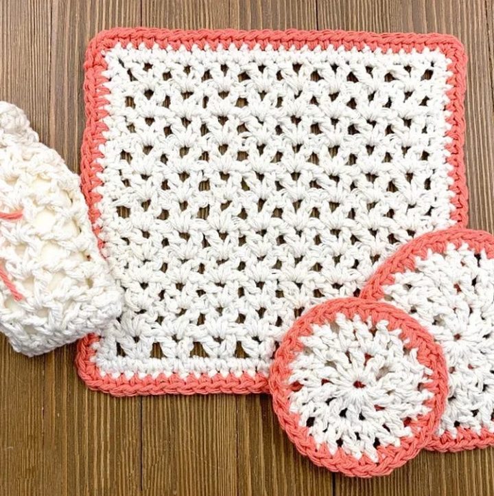 10 Free Crochet Ruffle Scarf Patterns for Beginners - DIYsCraftsy