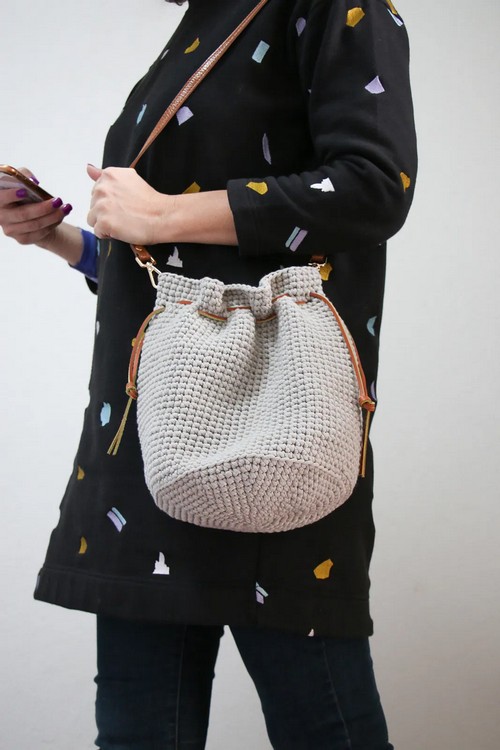 10 Free Crochet Bucket Bag Patterns for Ladies - DIYsCraftsy