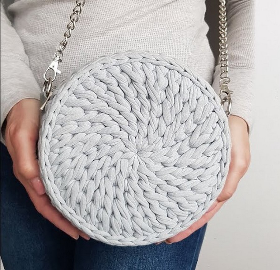10 Free Crochet Round Bags Ideas & Patterns - DIYsCraftsy