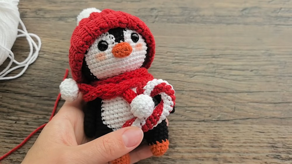 Cozy Crochet Christmas Hat, Scarf & Candy For Holiday Fun - DIYsCraftsy