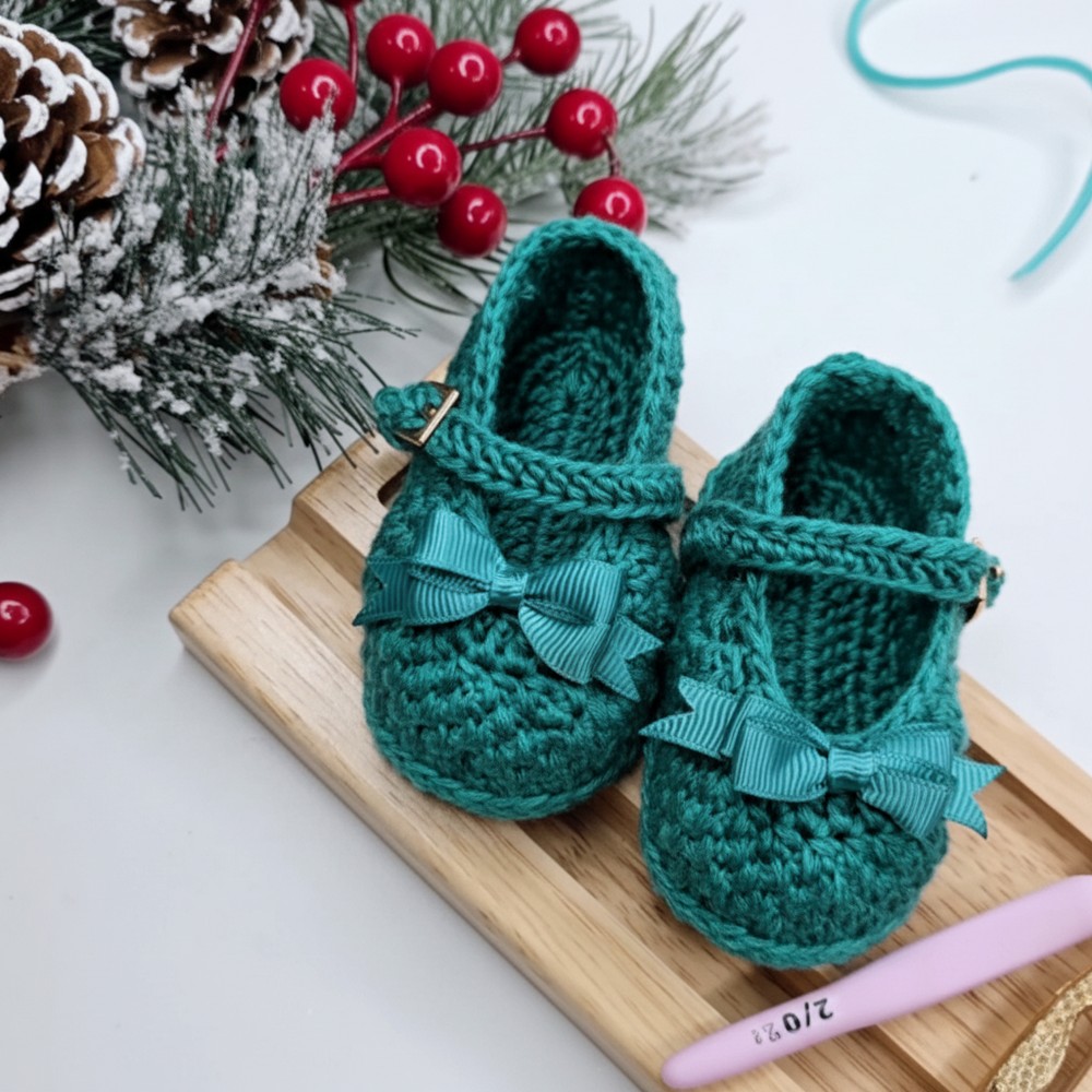 Modern Crochet Baby Shoes Pattern To Style Tiny Toes - DIYsCraftsy
